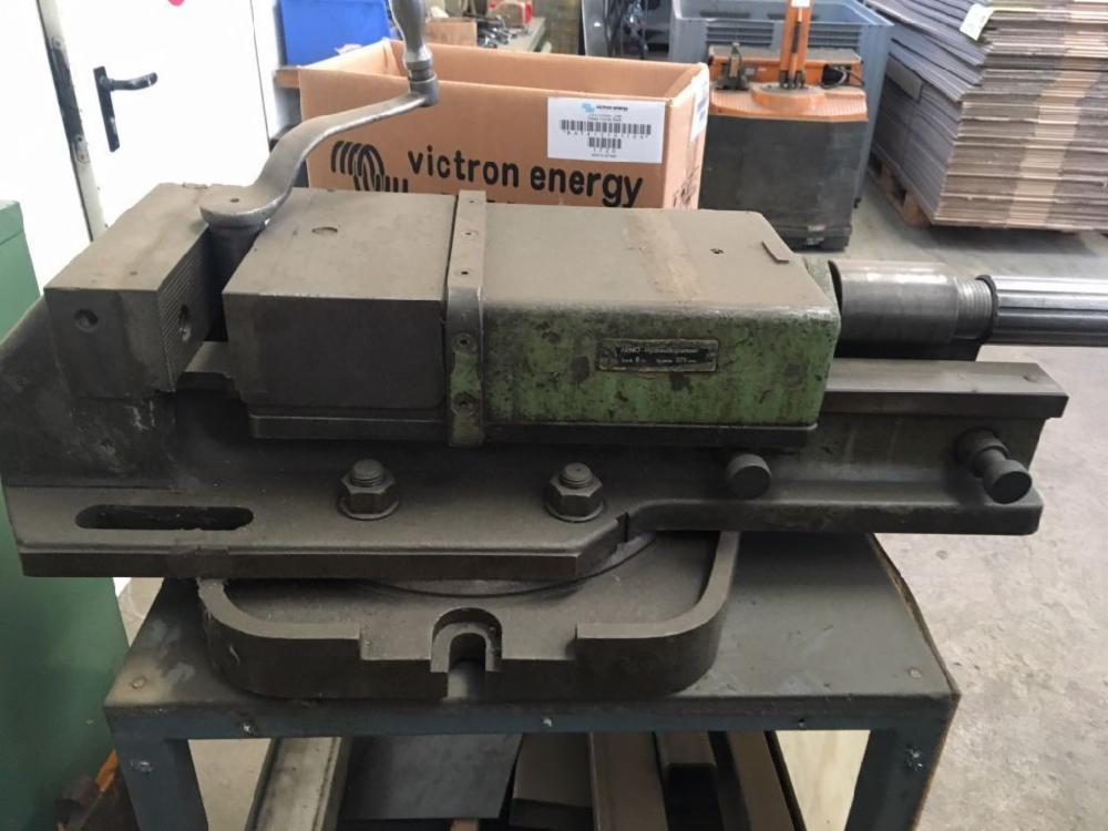 Artikel: SHW UF 41 CNC Universalfräsmaschine - MHS Maschinenhandel ...