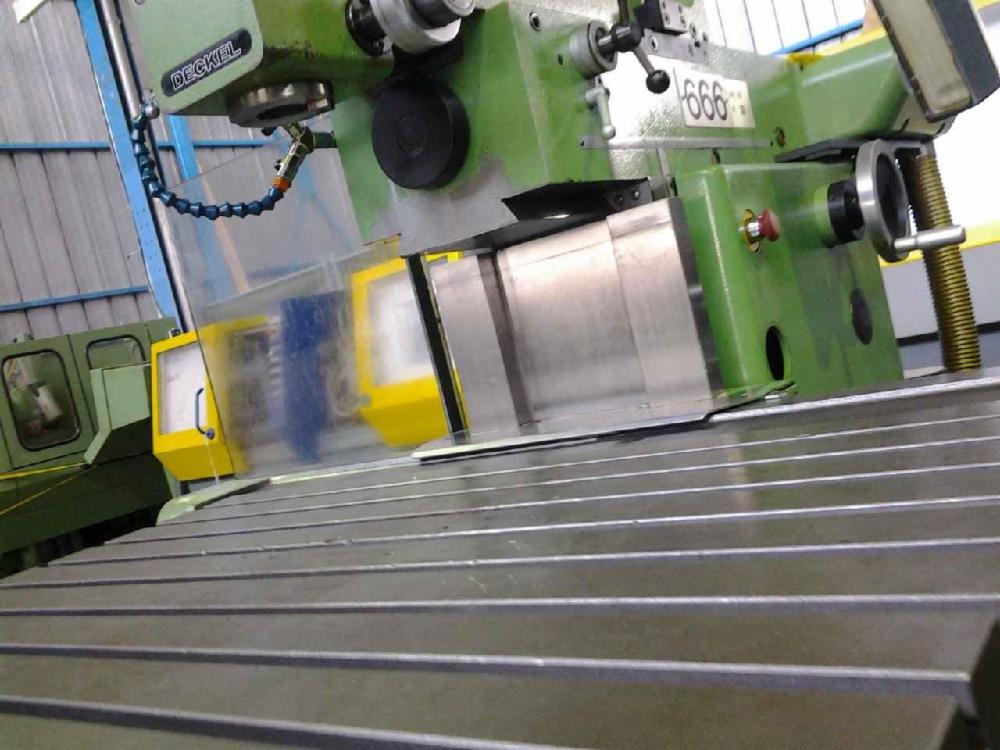 Artikel: Deckel FP 4 NC CNC Werkzeugfräsmaschine - MHS Maschinenhandel ...